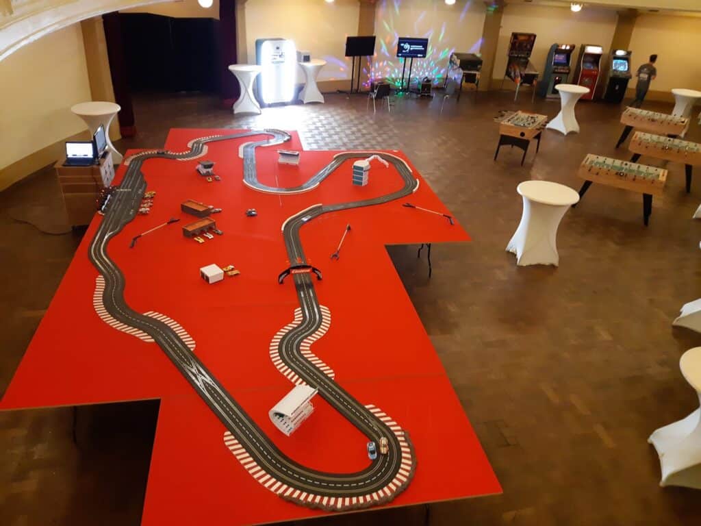 Circuit Slot Car - Jeu mécanique | Location | Le Paradis de Tigrou